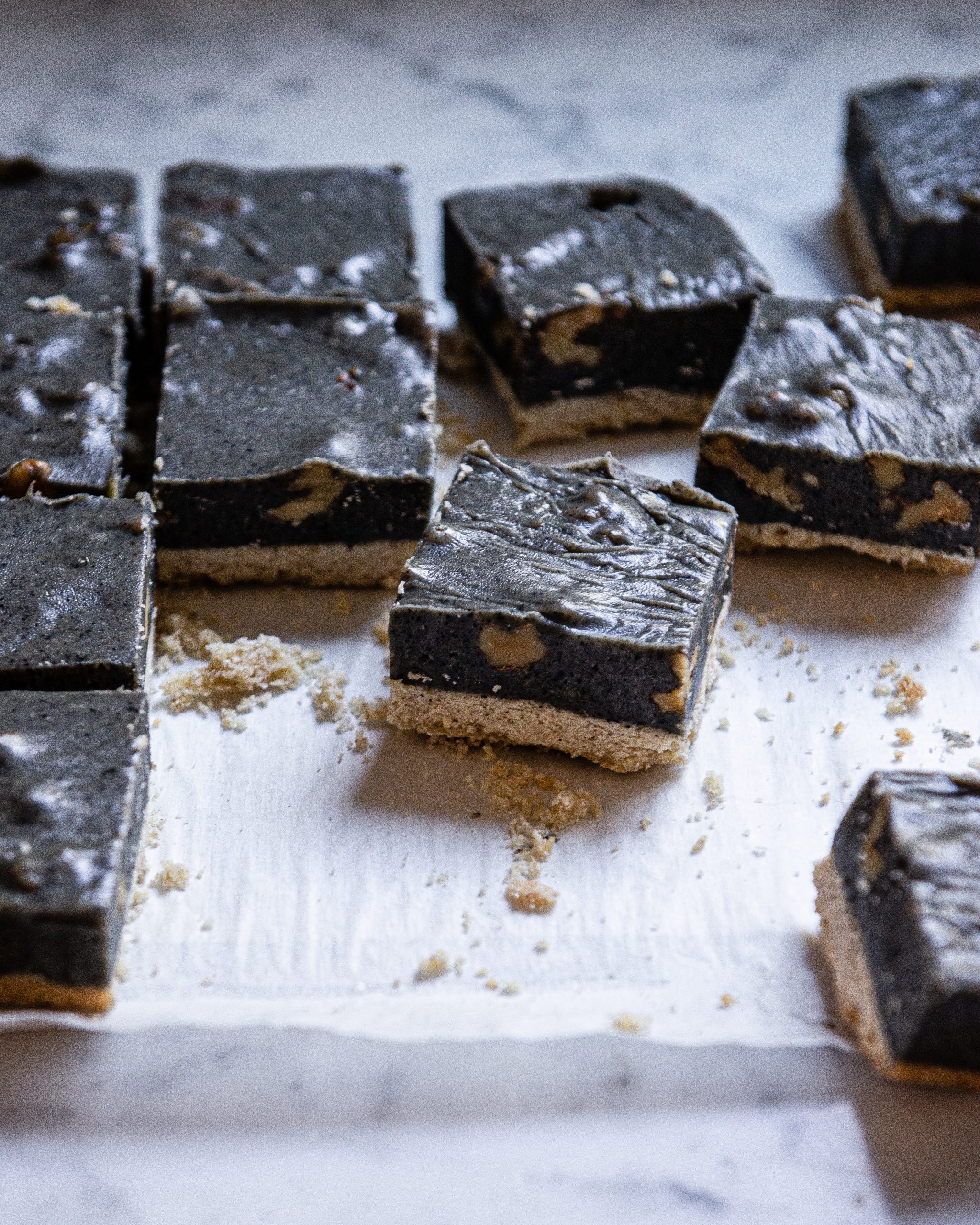 black sesame caramel walnut bars (and black sesame fudge) - Two Red Bowls